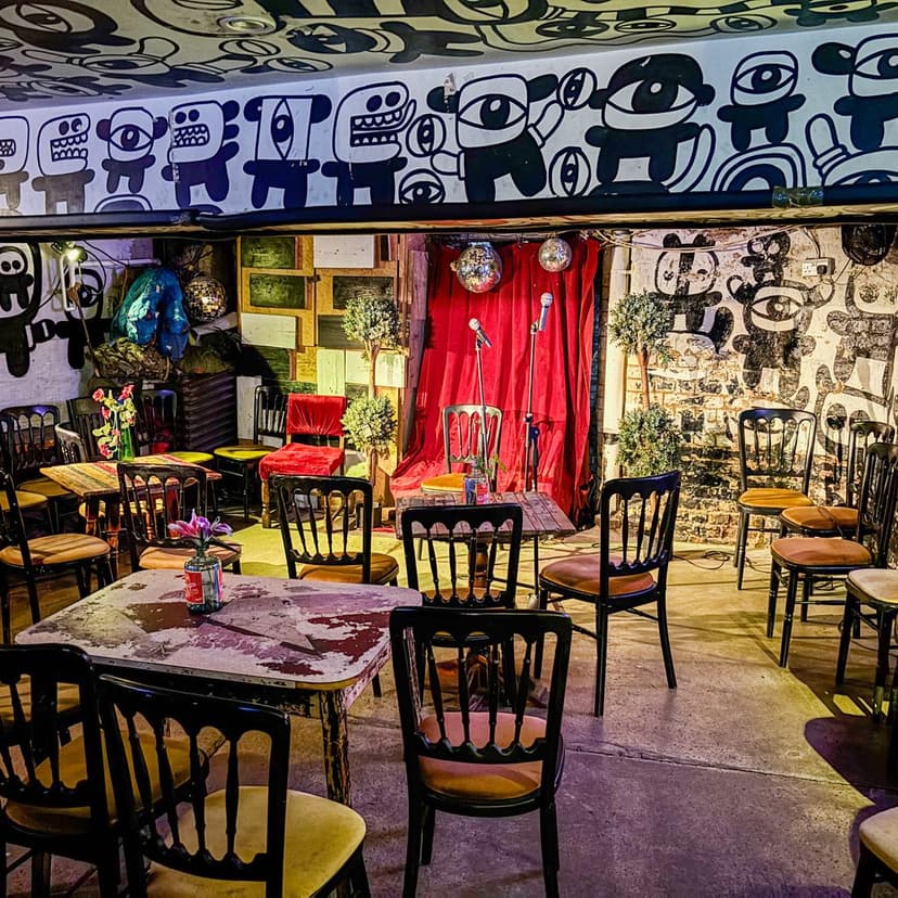 TRAUMEDY: A Guide To Being A Fabulous Homeless Addict (Vaulty Towers ...